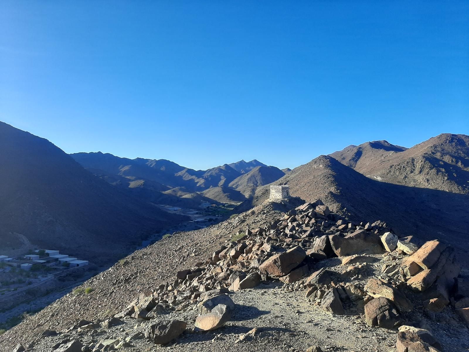 12 Best Hiking Trails in the UAE to Explore This Winter | GQ Middle East